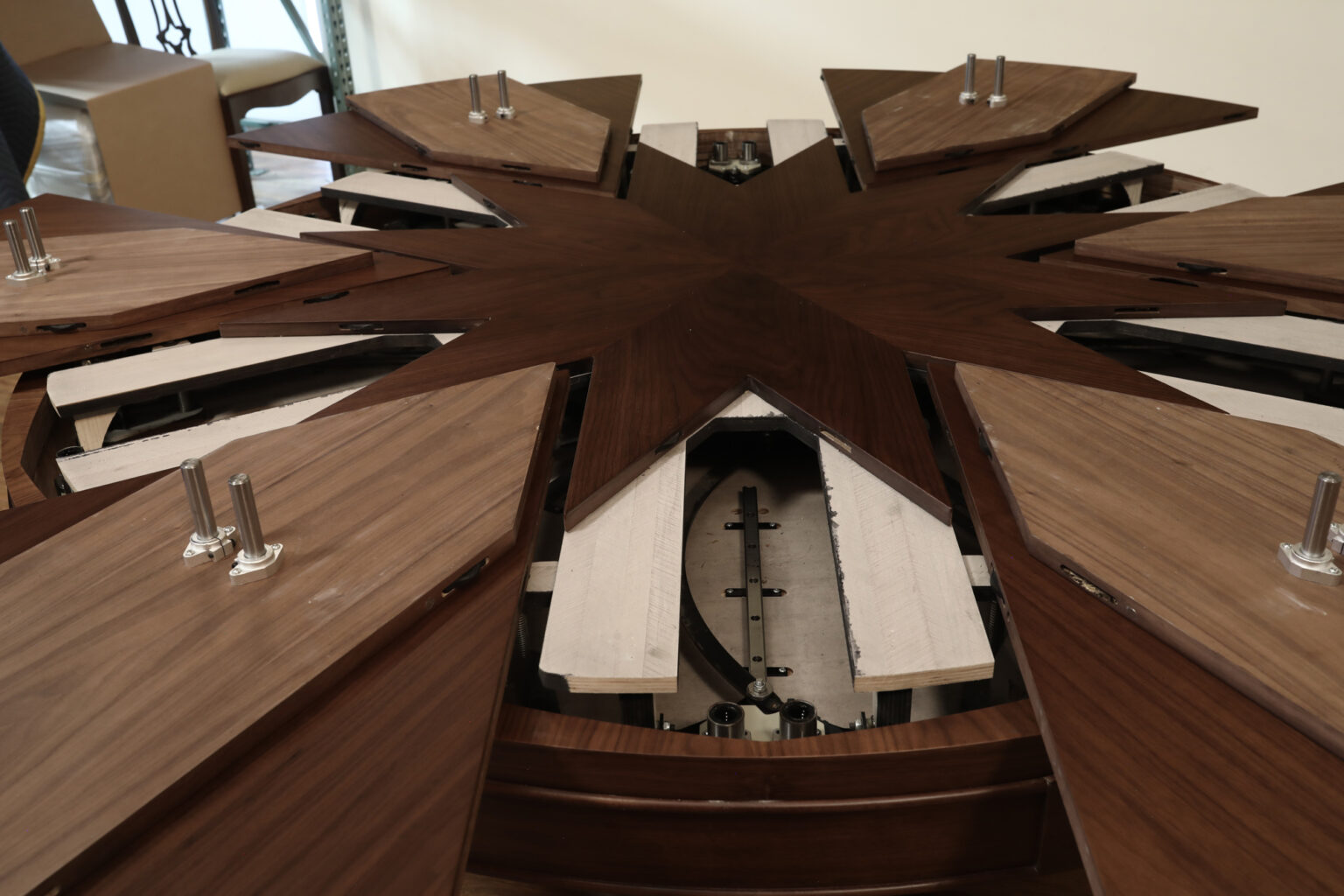 69-91 Fletcher capstan table reproduction with self-storing and self ...