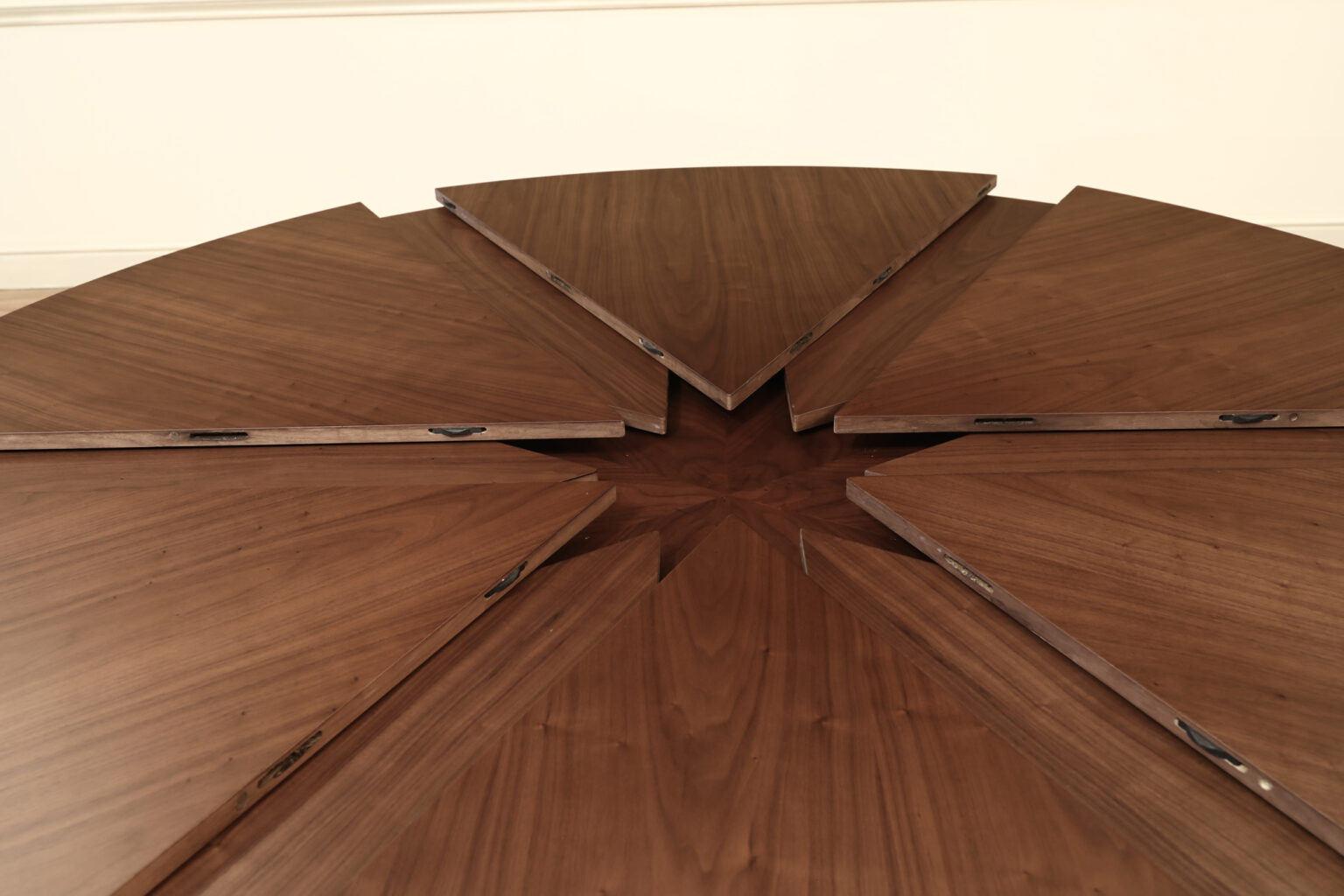 69-91 Fletcher capstan table reproduction with self-storing and self ...