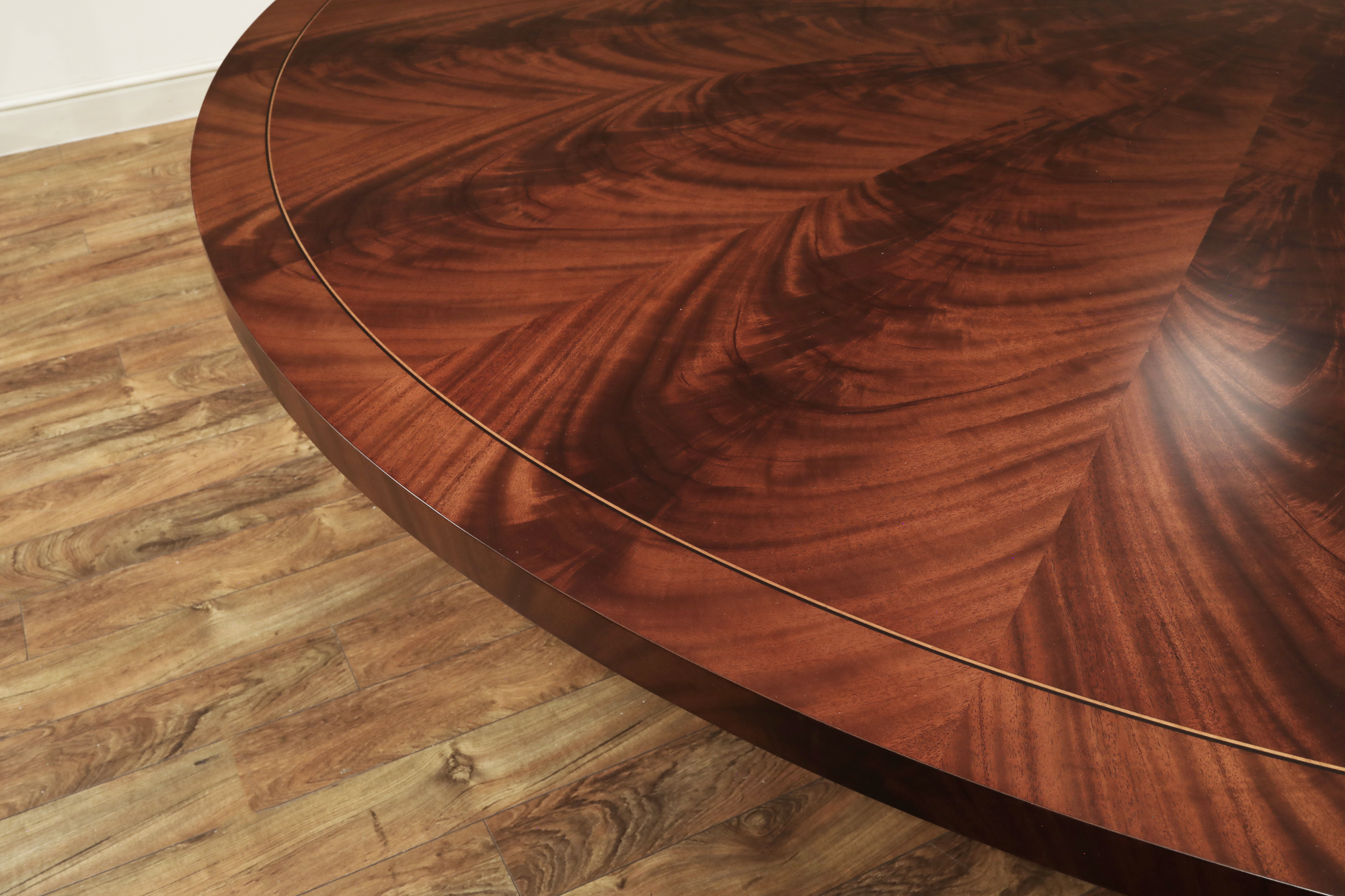 Choosing the Perfect Mahogany Dining Table